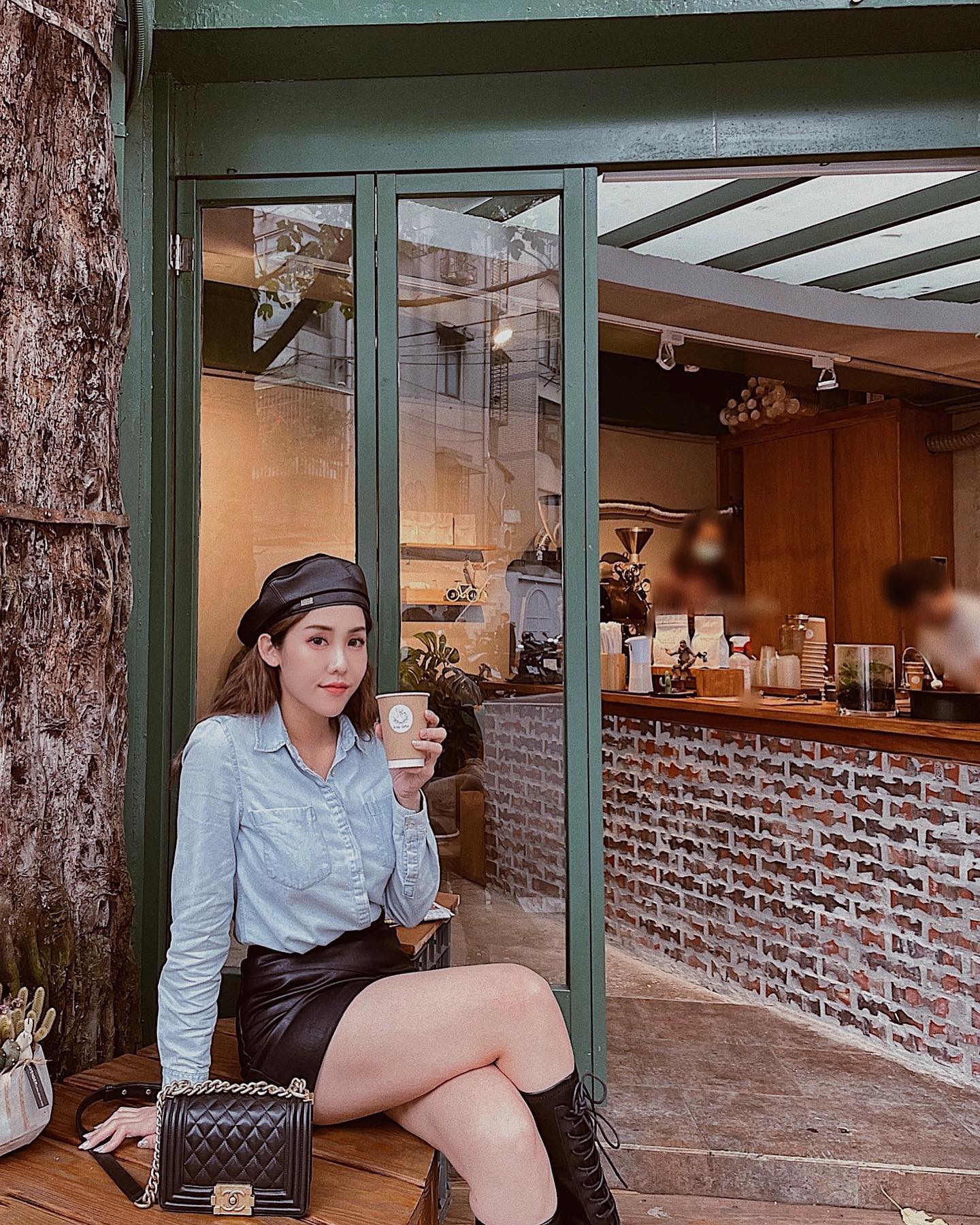 DD’s OOTD｜丹寧襯衫+皮裙 #經典丹寧穿搭 ｜ POPO筆記