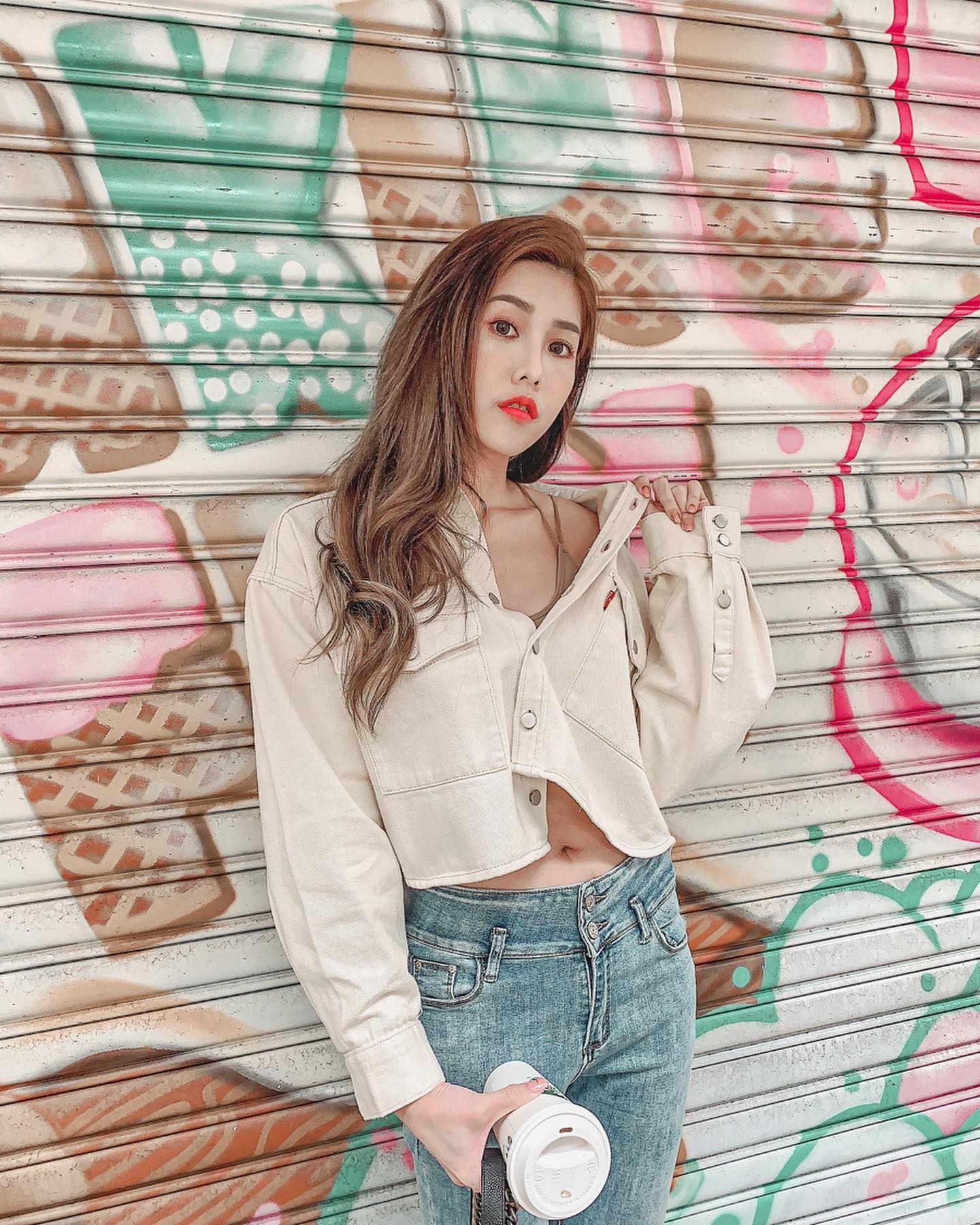 DD's OOTD 奶油白牛仔外套｜經典丹寧穿搭 ｜ POPO筆記