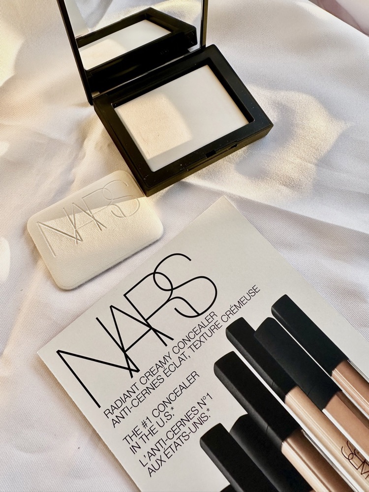 Nars裸光蜜粉餅（小白餅） ｜ POPO筆記