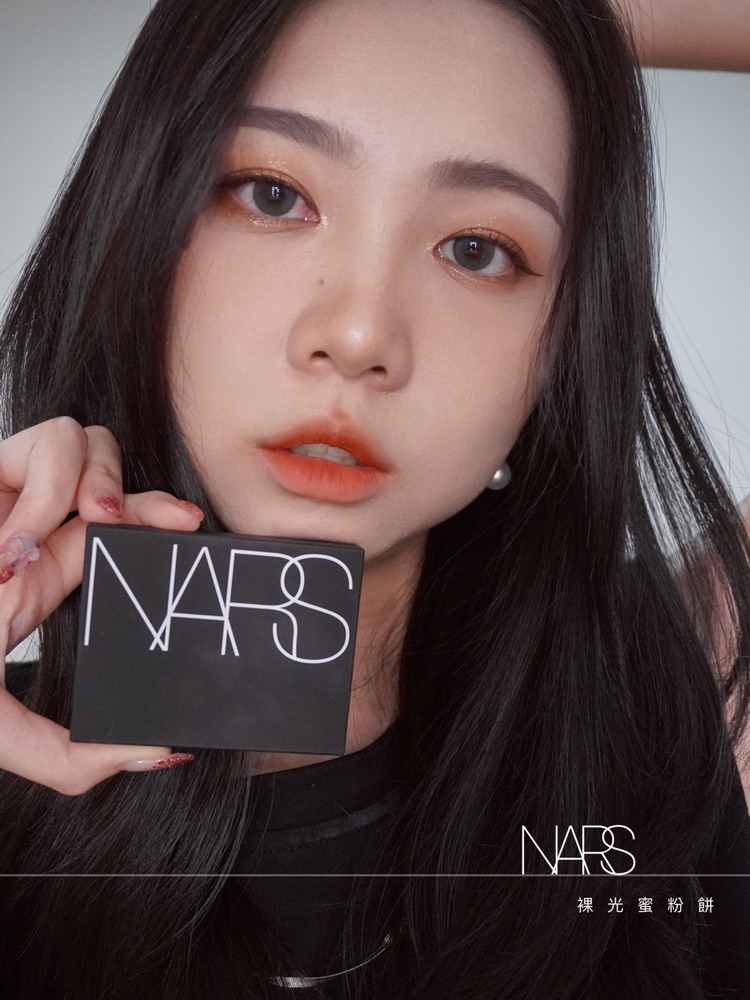 自帶美肌濾鏡零缺點𝗡𝗔𝗥𝗦裸光蜜粉餅 ｜ POPO筆記