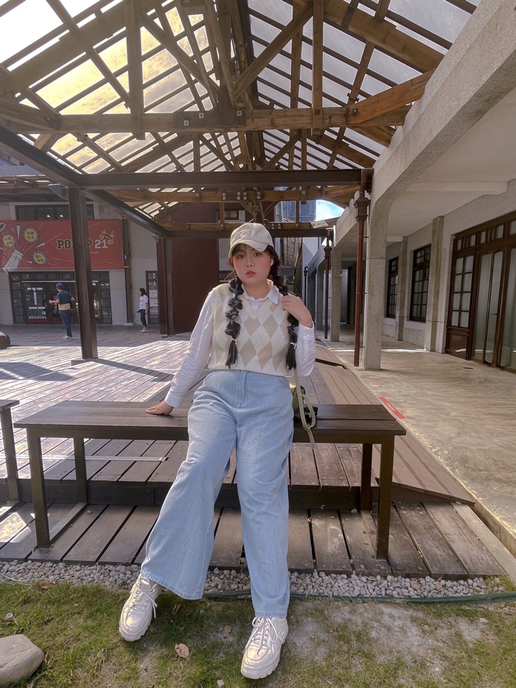 |ootd|這個長腿犯規了吧 巨顯腿長的AS+高腰雙排扣牛仔褲 ｜ POPO筆記